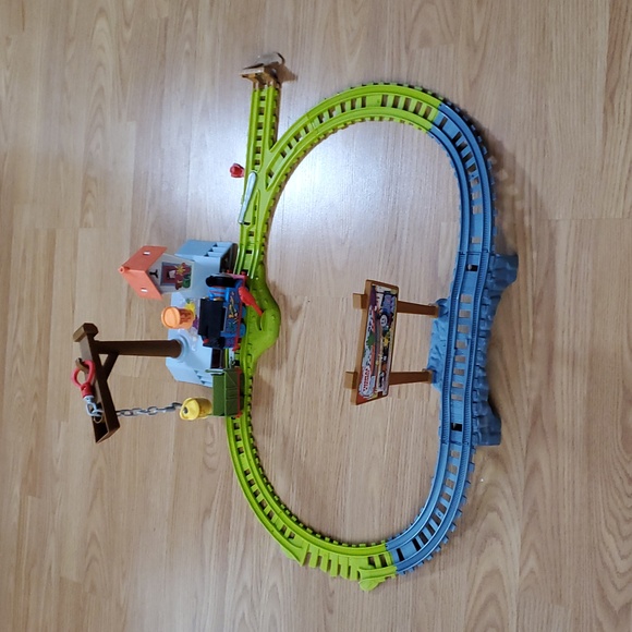 Thomas & Friends | Toys | Thomas And Friends Paint Delivery Set | Poshmark